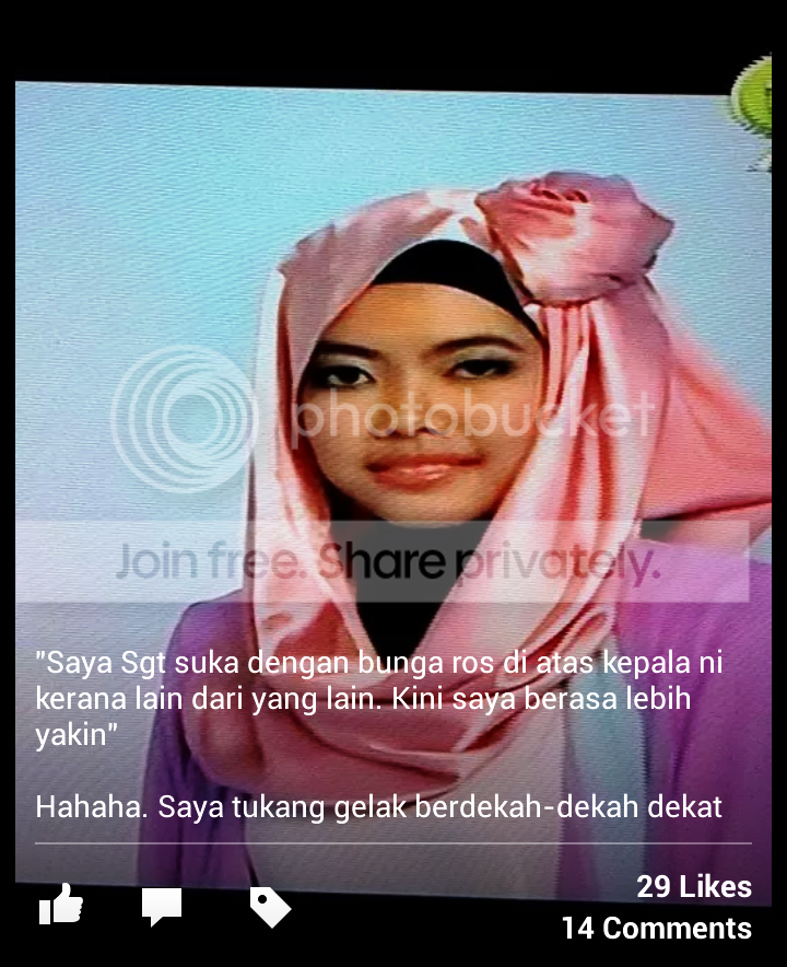 Tampil Yakin Dengan Bunga Ros Di Atas Kepala! - CariDotMy